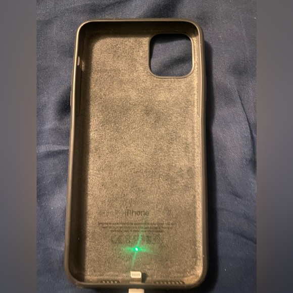 Apple | Cell Phones & Accessories | Apple Smart Charging Case | Poshmark
